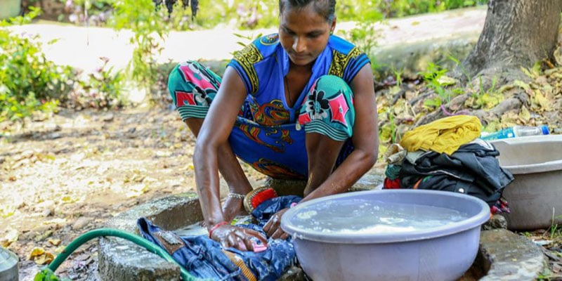 Causes of Urban Poverty in India : How to Improve Life In the Slums
