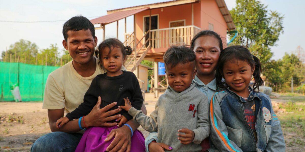 Help End Extreme Housing Poverty: Habitat for Humanity GB